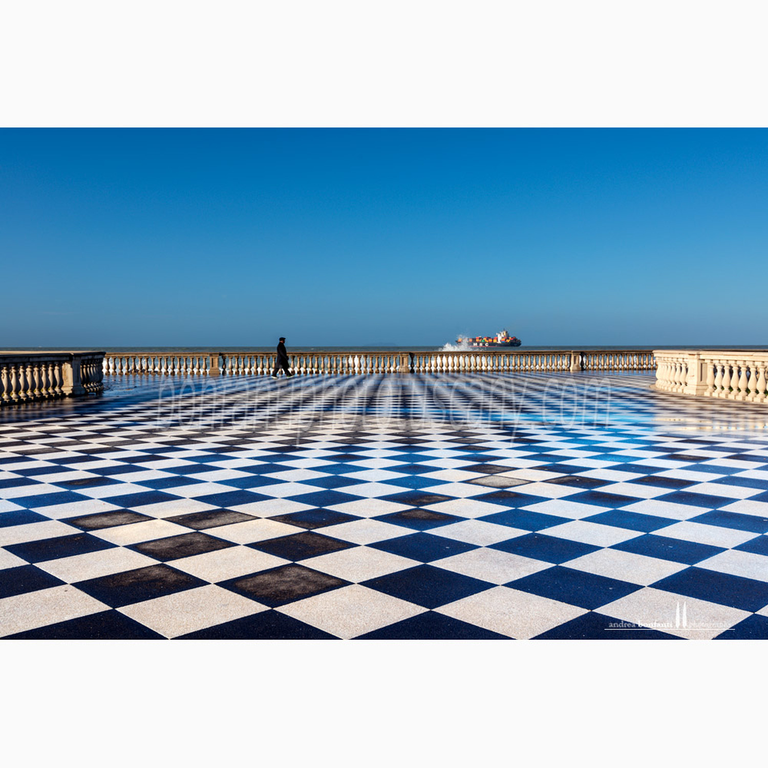 Photographic project Piazza on Stage by Andrea Bonfanti